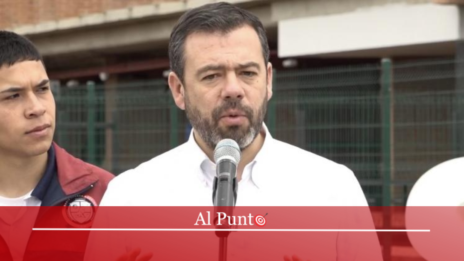 ¡Galán se va lanza en ristre contra los maestros: descuentos, despidos ...